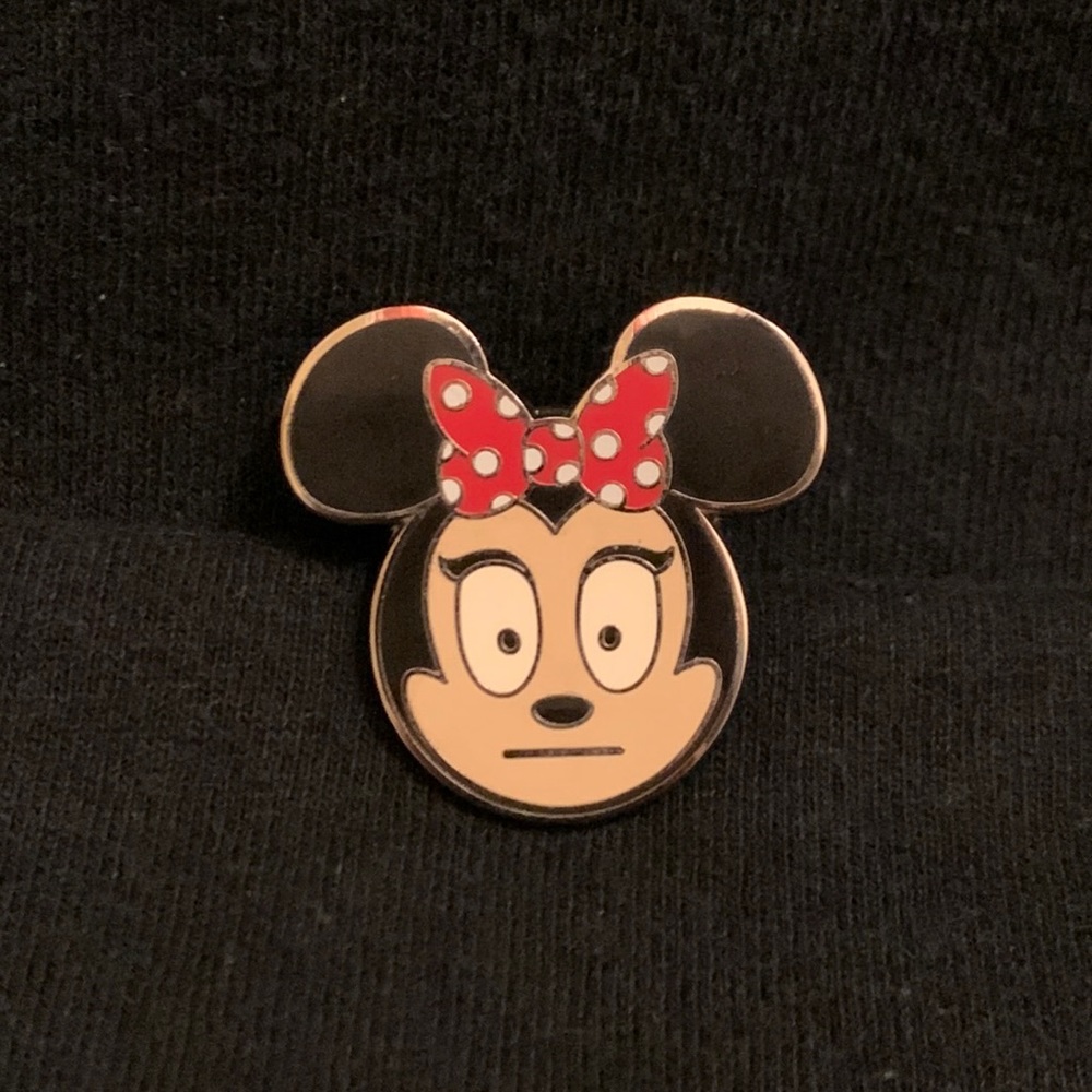 Minnie Mouse Emoji Pin Distressed Shock - Gem